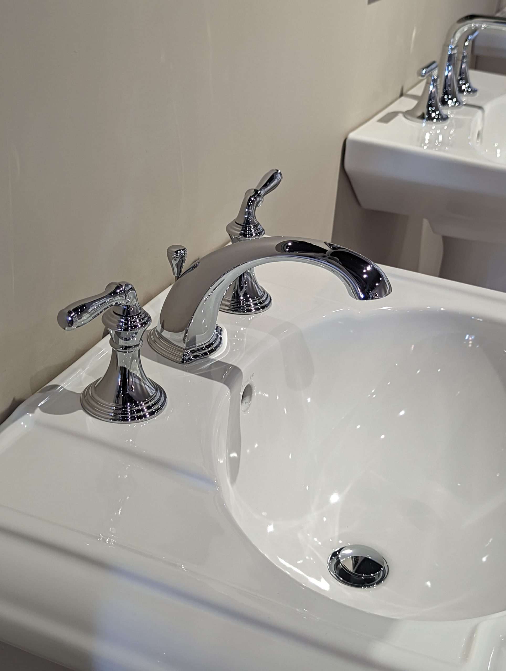 How To Choose Your Bathroom Faucet: Bathroom Sink Faucet Buying Guide ...